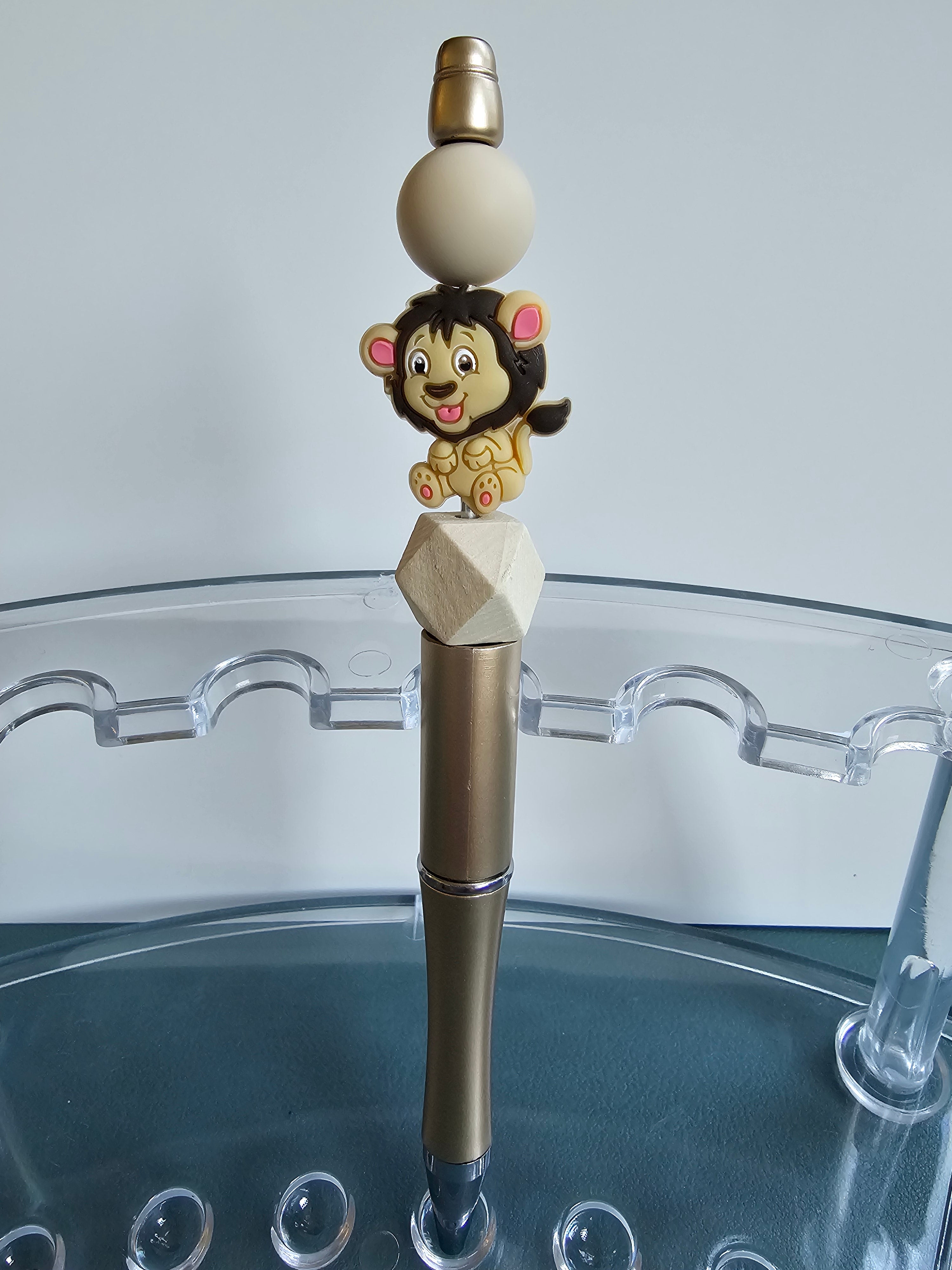 LION – LadyBug Creations